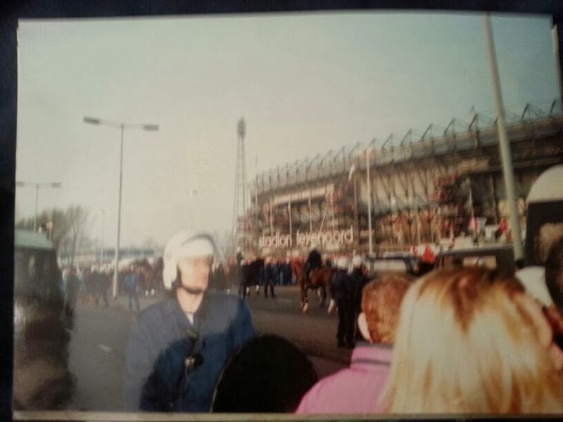Football Hooligan Pictures: Spurs in Feyenoord 1992 (13 pics)