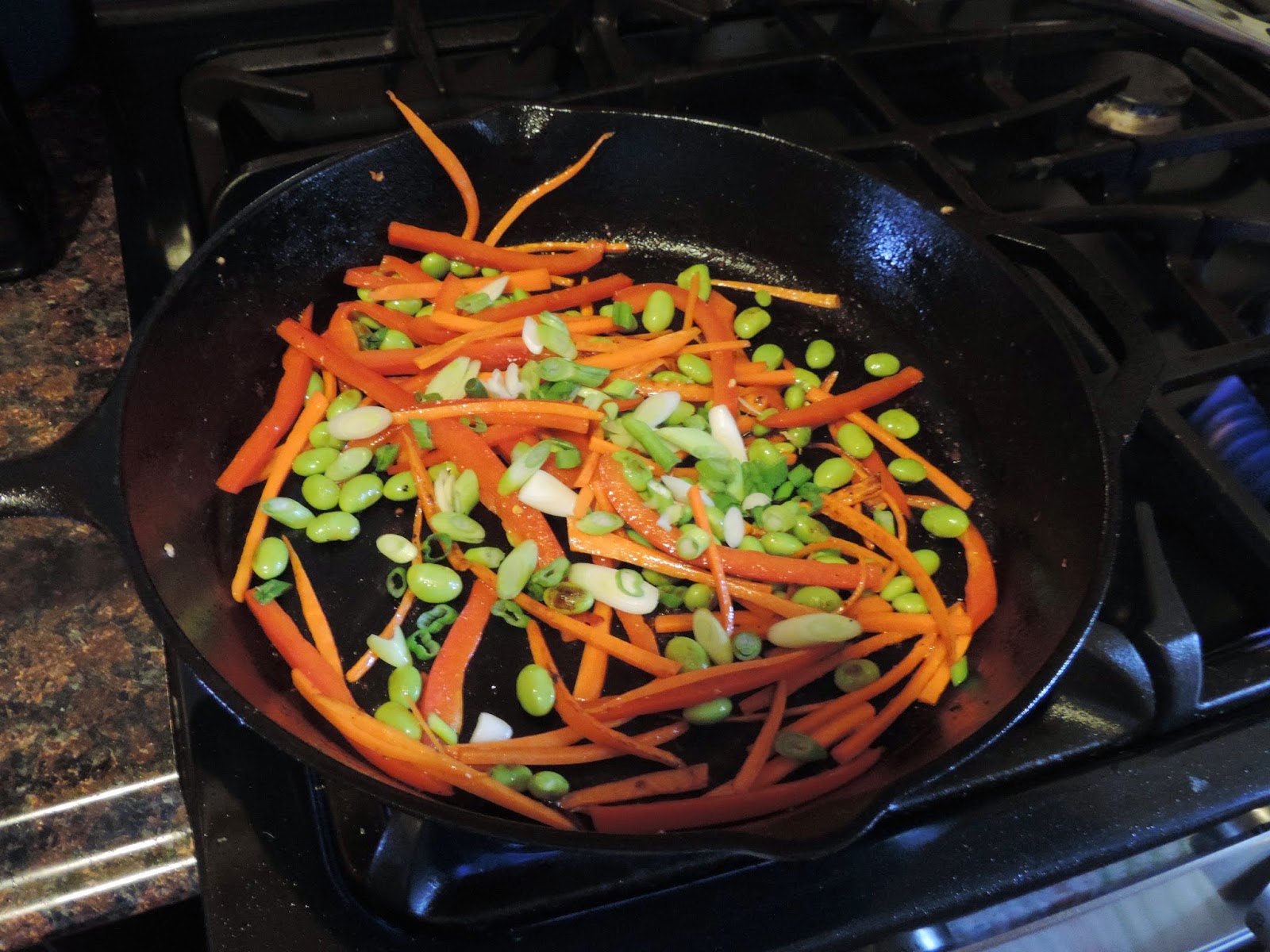 Thai Chicken Pasta with Spicy Peanut Sauce - The Kitchen Wife