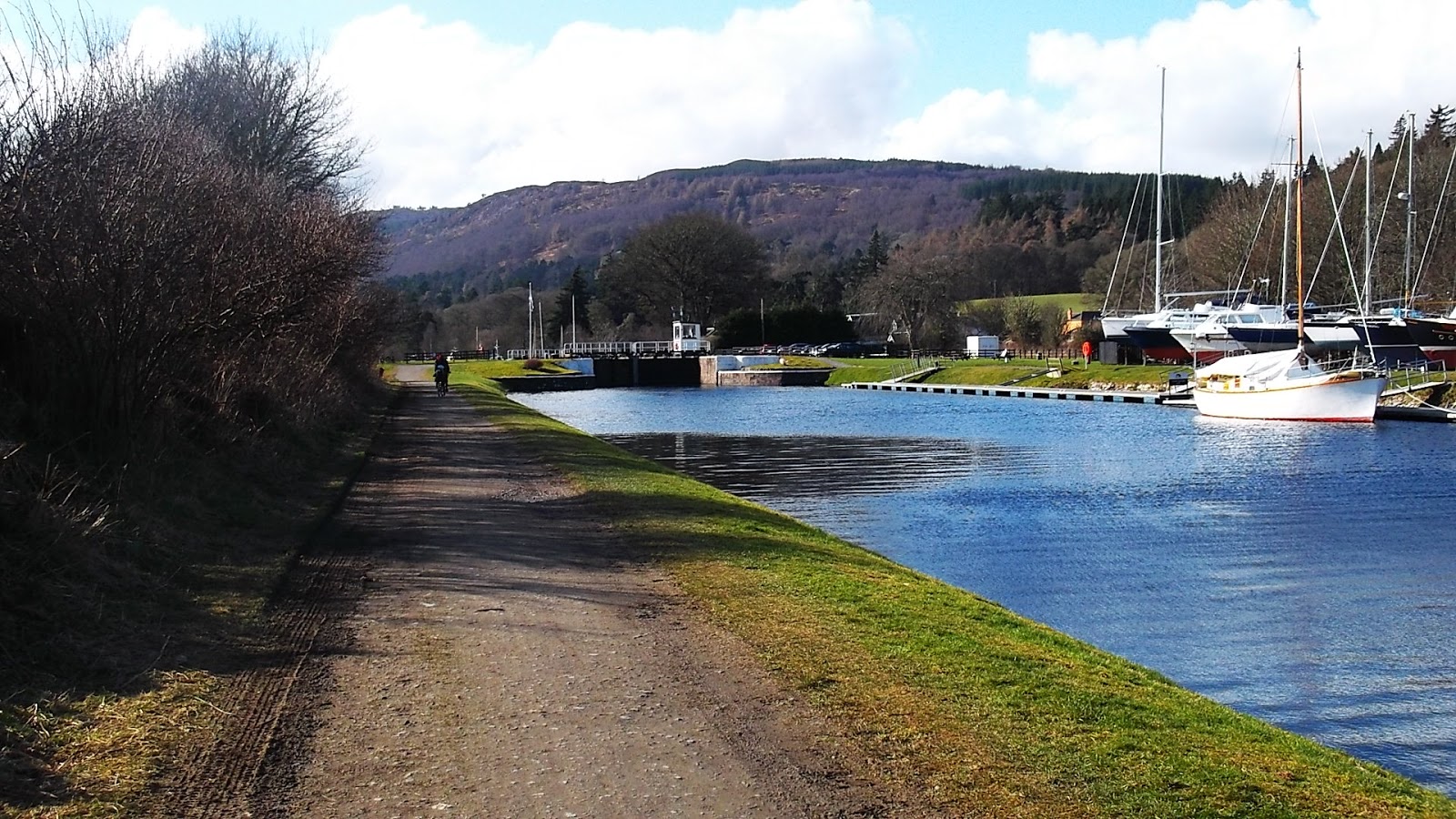 Walk Cycle Caledonian Canal: Tomnahurich Bridge to Dochgarroch Lock
