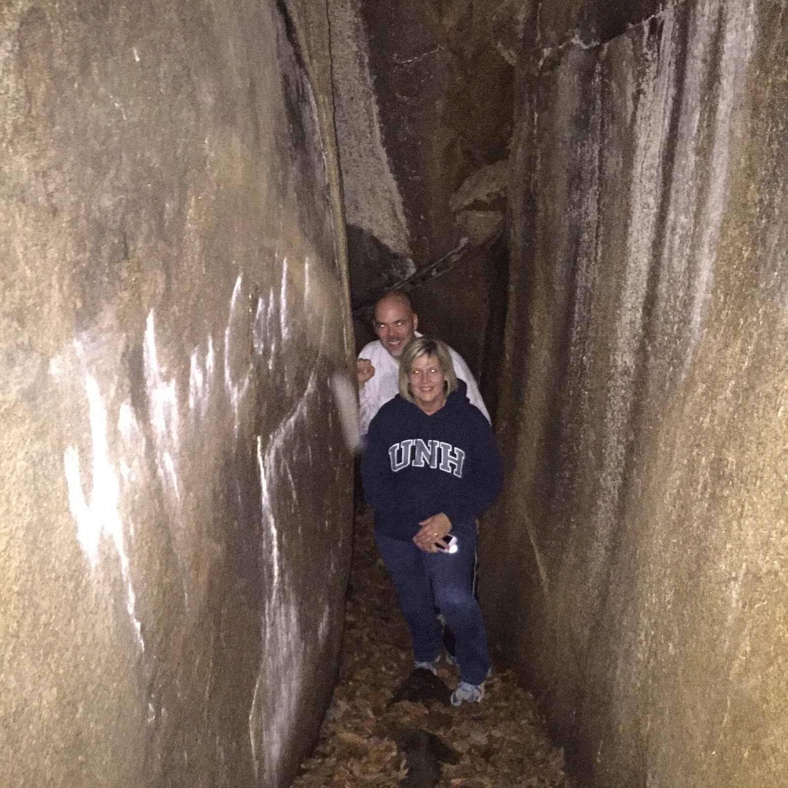 Rondinones' Adventures: Devil's Den Cave at Pawtuckaway State Park