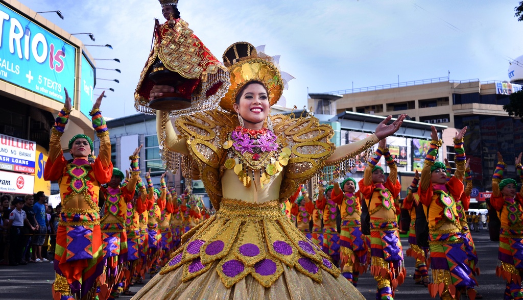 Cebu Women: Cebu Women: Of Love and Romance