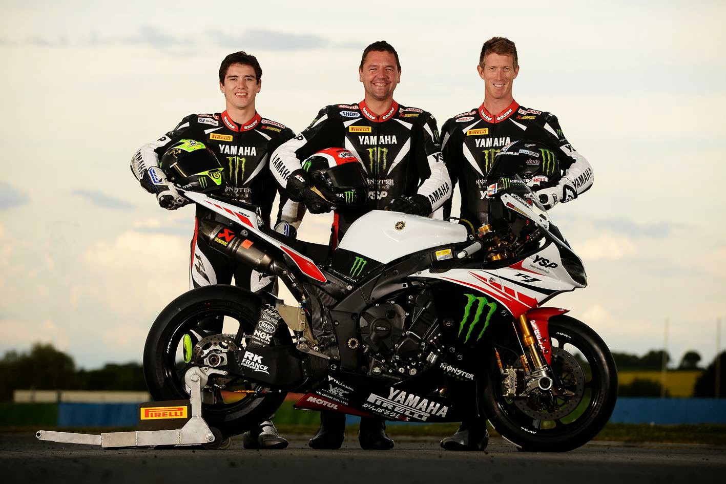 Racing Cafè: Yamaha YZF-R1 Team Yart 2014