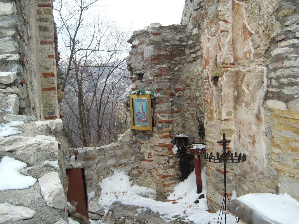 Macedonia Moon: Matka Canyon-the road from Sv. Bogorodica to Sv. Nedela