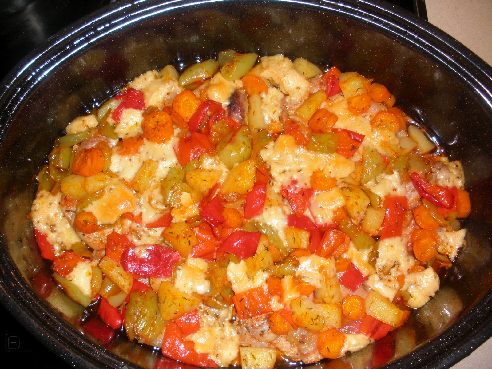 Come to cook: Κοτοπουλο στη γαστρα με πιπεριες και κεφαλοτυρι