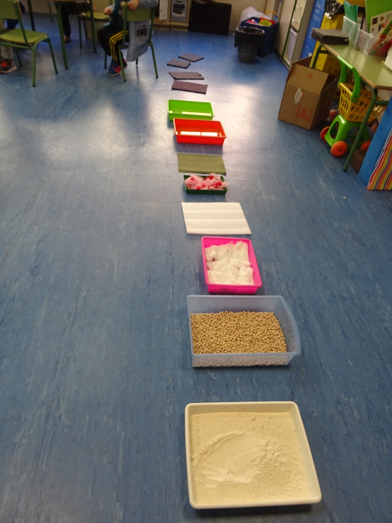 CEIP San Juan de la Cruz: JUGAMOS CON LOS SENTIDOS I: EL TACTO