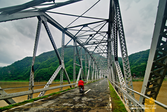 ILOCOS SUR | Ziplines and Bridges ~ Crossing the Abra River - Lakad ...