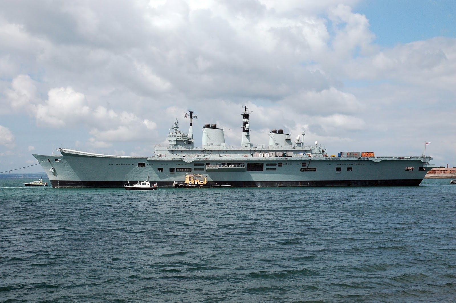 BRIAN'S SHIPPING PHOTOS: BRITISH WARSHIPS ONE