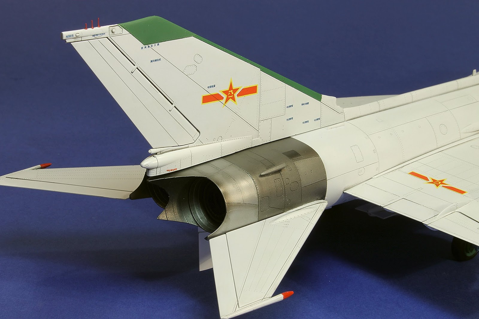 Tommy's Fantastic Models World: Trumpeter 1/48 J-8II 81192(Chinese Hero ...