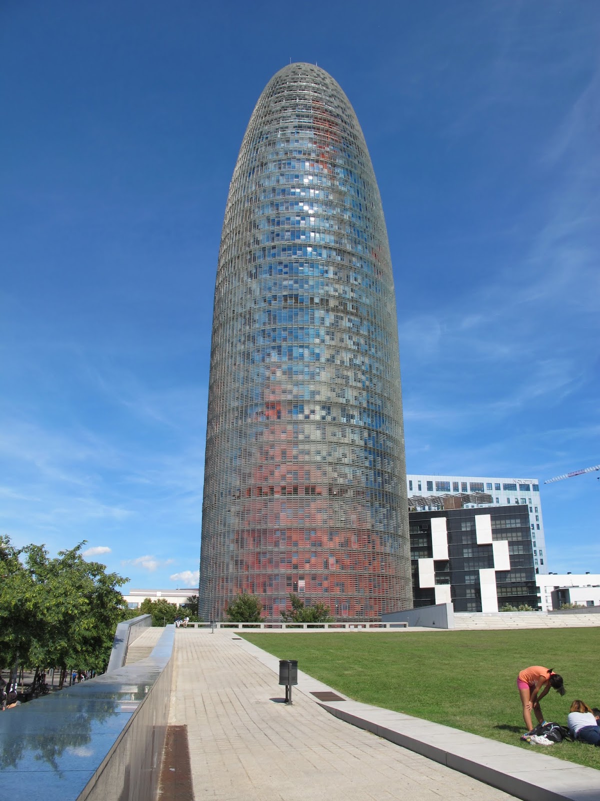 Robin Talks, Cooks and Travels: Agbar Tower in Barcelona