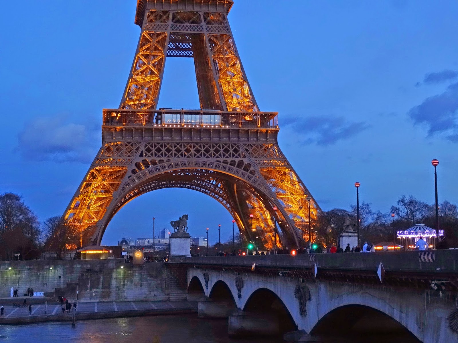 Joe's Retirement Blog: La Tour Eiffel (The Eiffel Tower), Evening ...