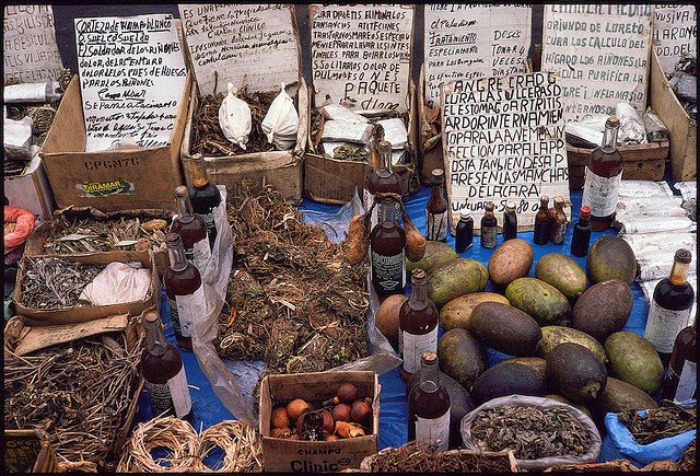 Amazing Color Photographs of Everyday Life in Lima, Peru in the 1970s ...