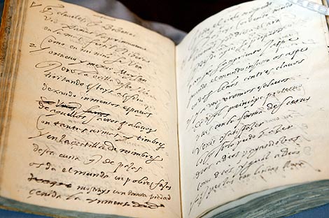 Elogio al manuscrito y a la primera edición