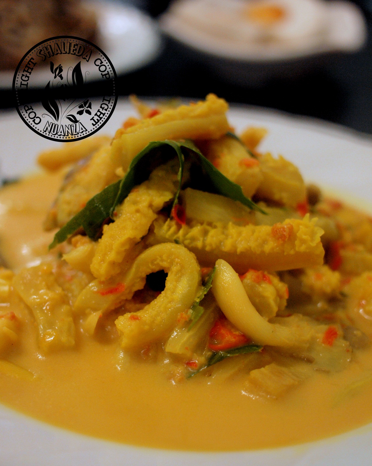 Pesona Cinta Cida de'Nuanza: perut masak lemak cili api cendawan