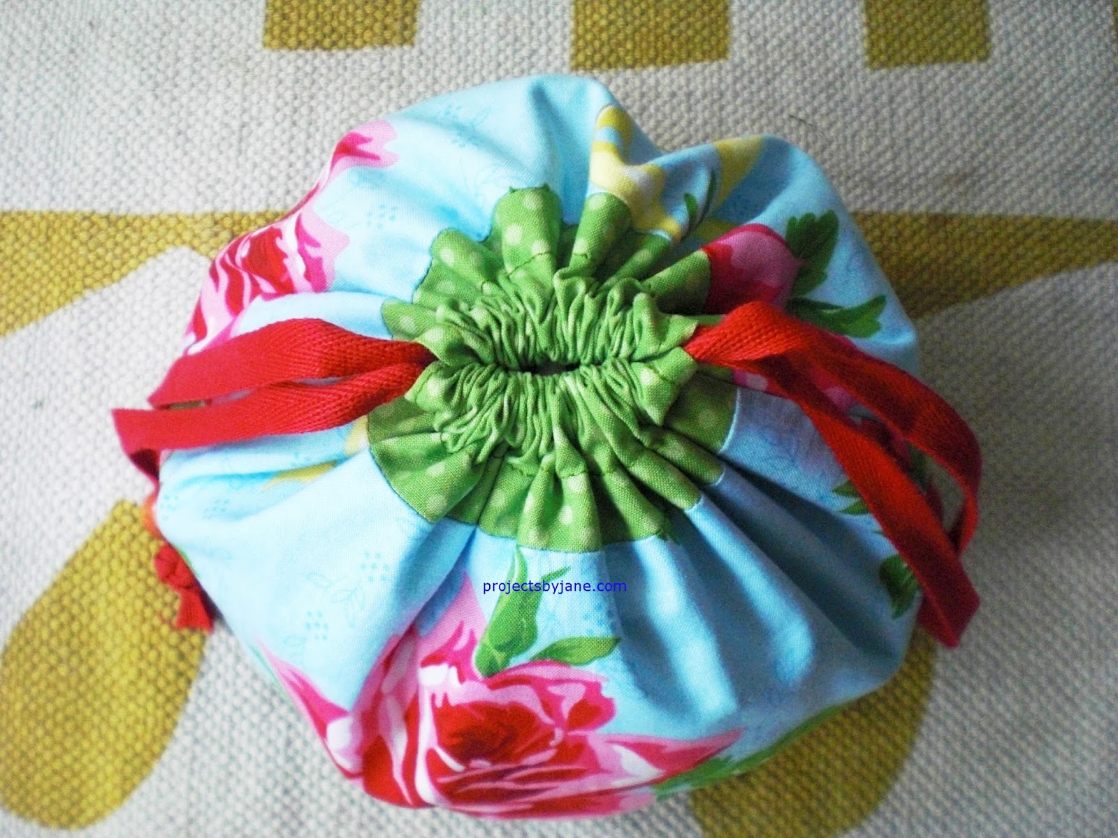 Reversible Drawstring Pouch Pattern - projectsbyjane.com