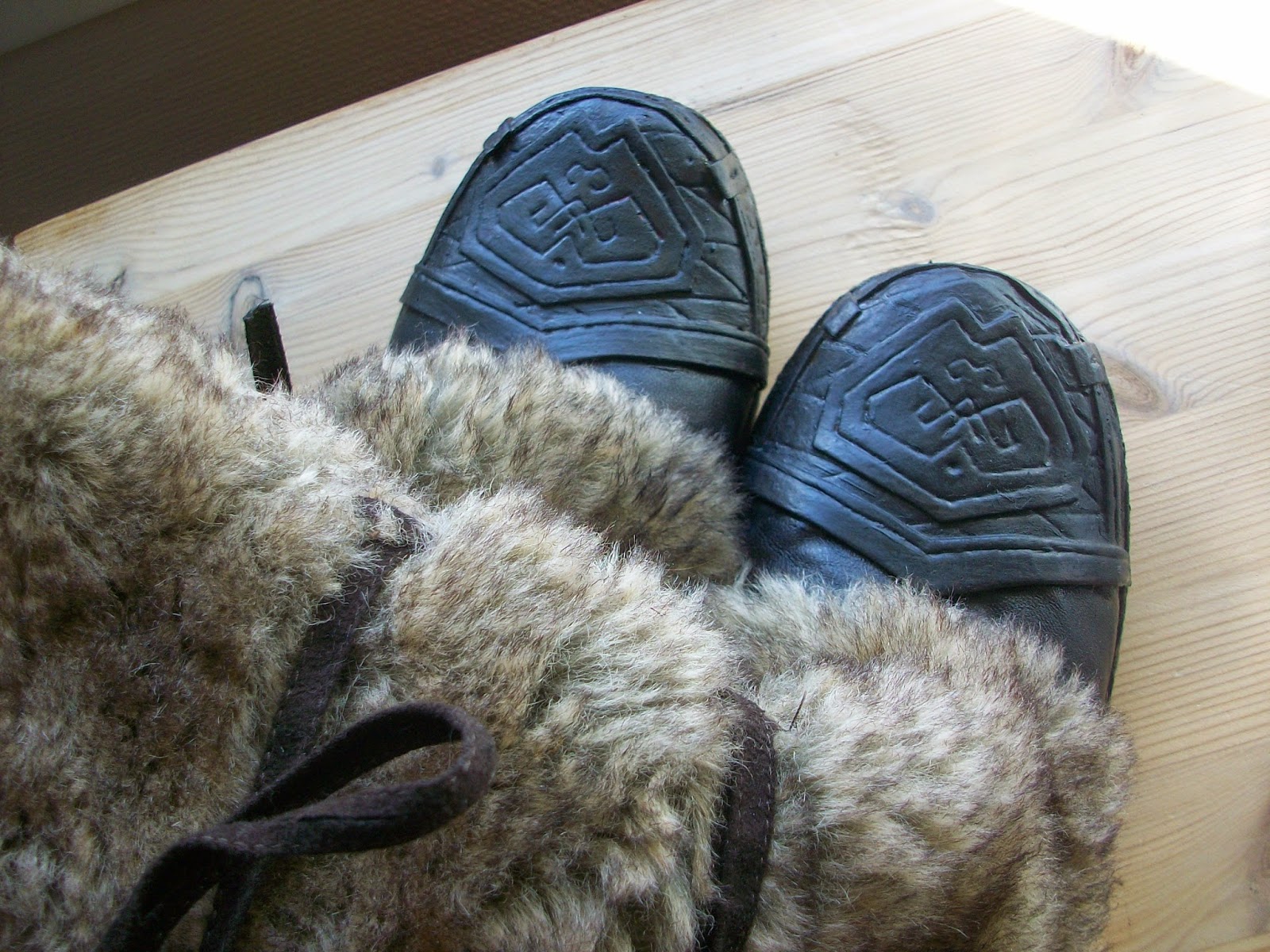 Sew Impossible: Tutorial: Dwarf boot covers
