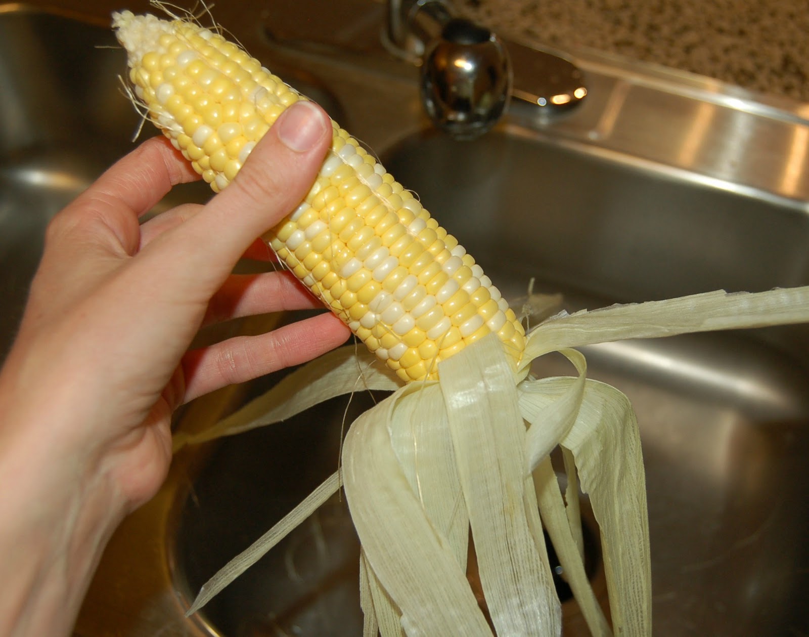 The Zesty Spoon: Grilled Corn on the Cob