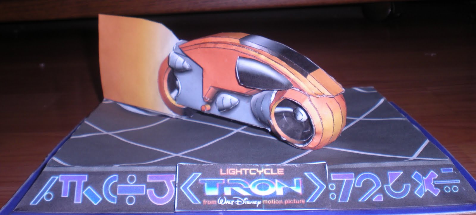 El Arte Perdido... De Una Vida Pasada: Papercraft - TRON Light Cycle