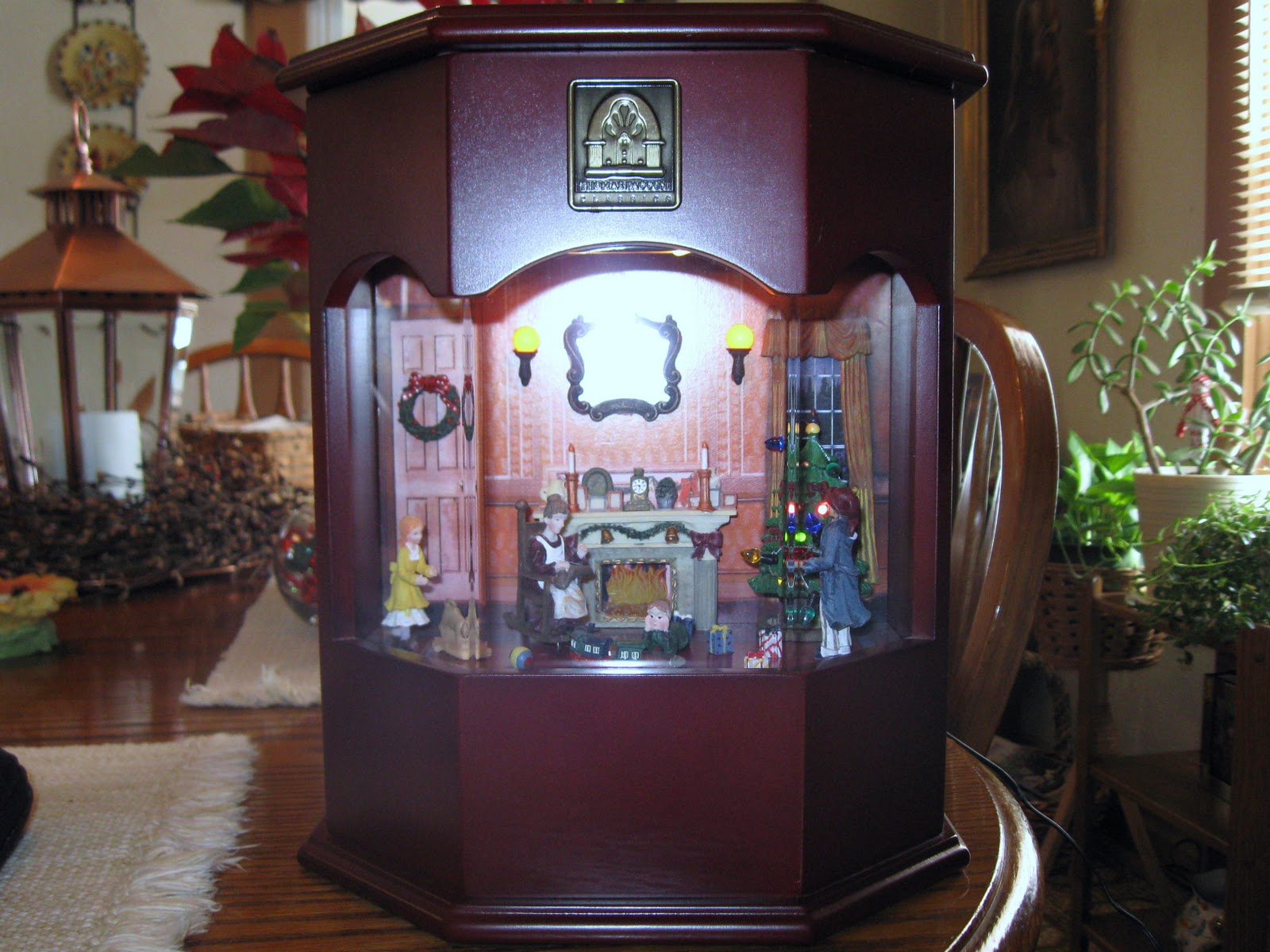 Joys of Christmas: My Thomas Pacconi Music Box