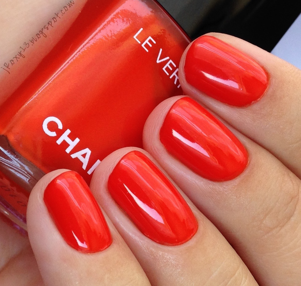 Chanel in #524 Turban, #526 Cavalière, #532 Canotier, #534 Espadrilles ...