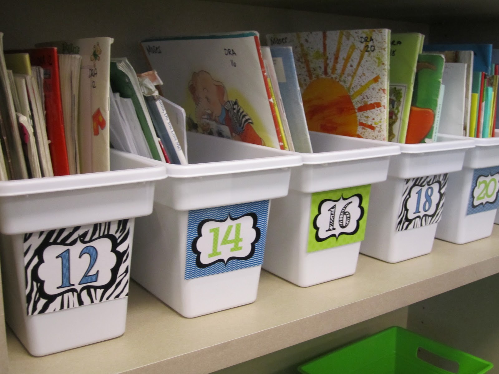 First Grade Glitter and Giggles: New Zebra Leveled Labels!!