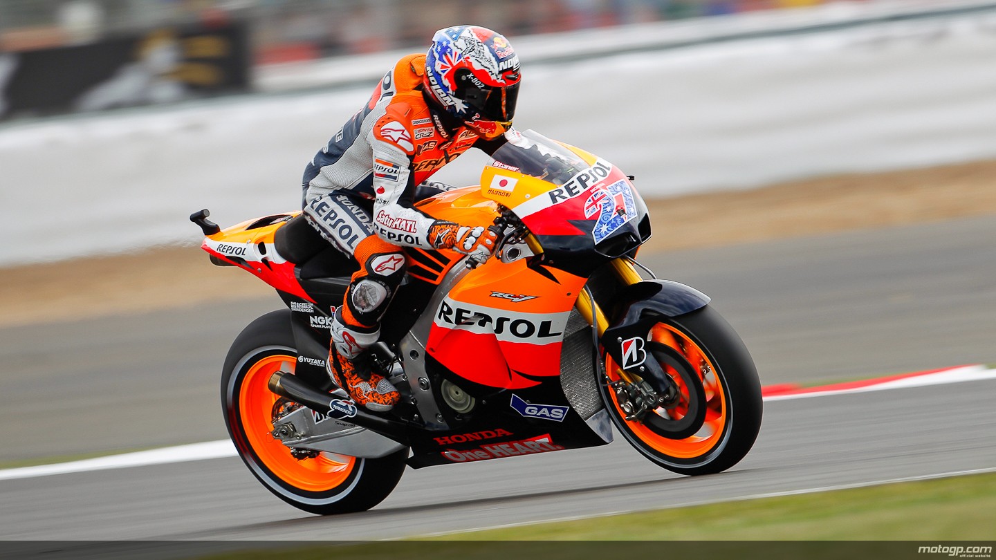 Casey Stoner Superior In Silverstone Circuit | Photo Wallpaper ...