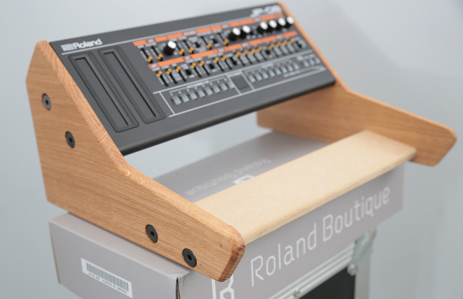 MATRIXSYNTH: SOLID OAK DUAL ROLAND BOUTIQUE TIER STAND