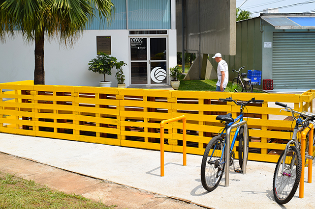 CEAGESP Sustentável realiza 1º parklet do ETSP com bancos feitos de ...