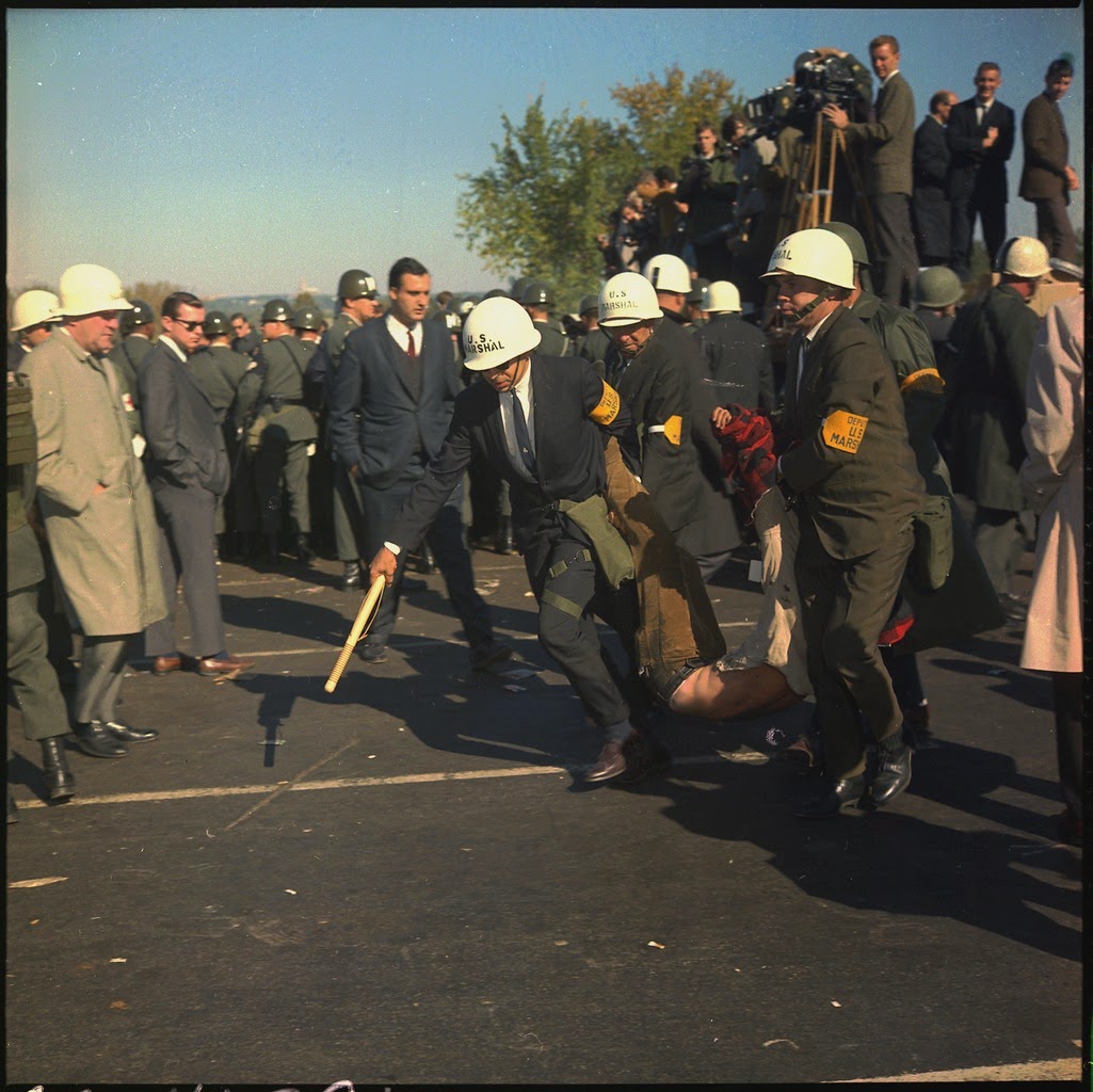 30 Color Photographs of Anti-Vietnam War Protests in the U.S From the ...