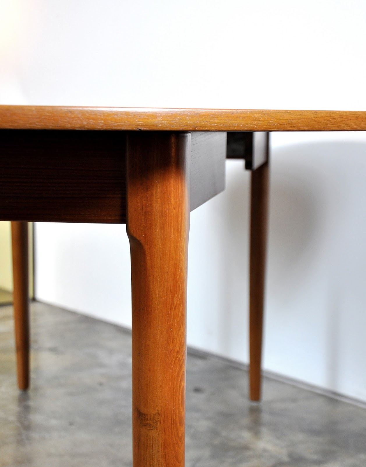 SELECT MODERN: Falster Teak Expandable Dining Table