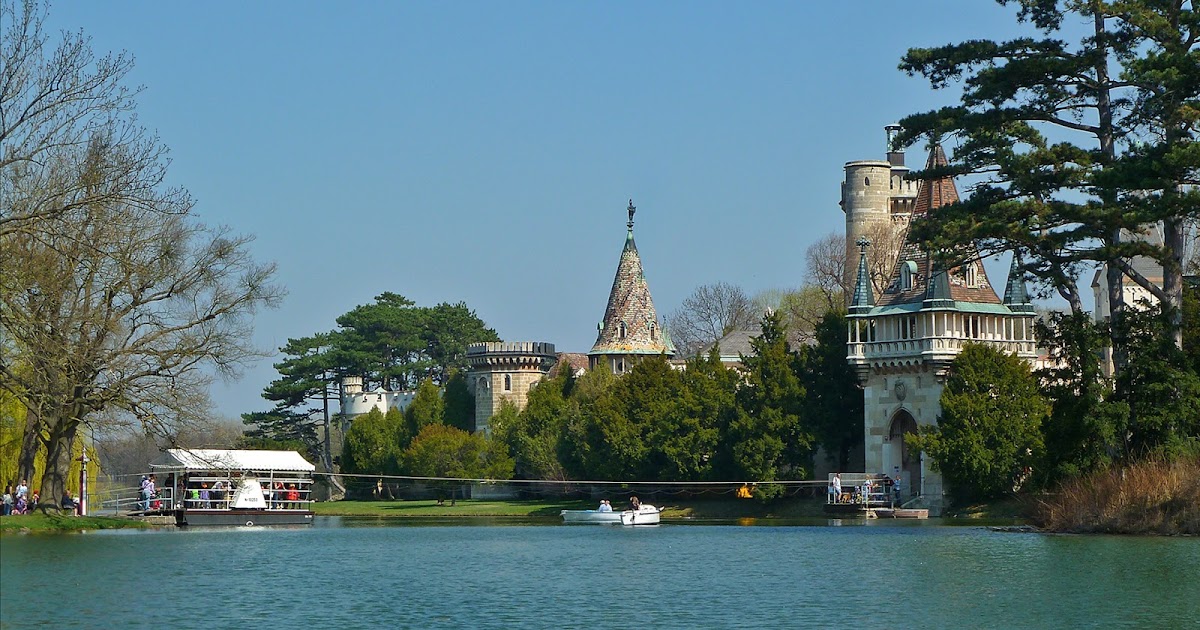 Ein wenig Laxenburg: Fähre in Laxenburg
