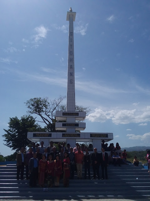 Inilah Tugu SITOHANG Seperti Tugu MONAS - Blog Sipituama