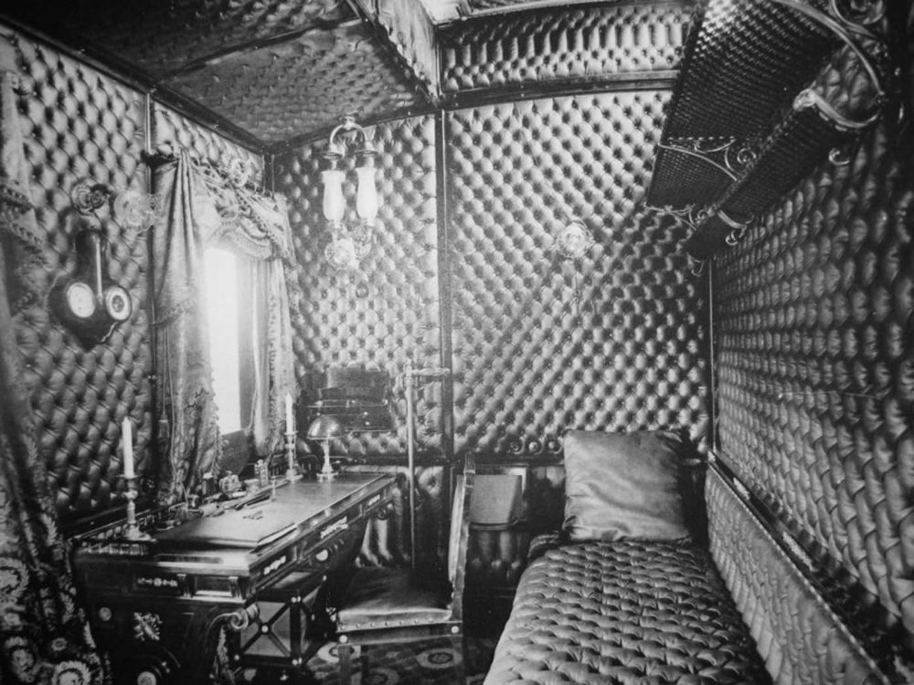 Incredible Vintage Photographs Offer a Rare Glimpse Inside the Romanovs ...