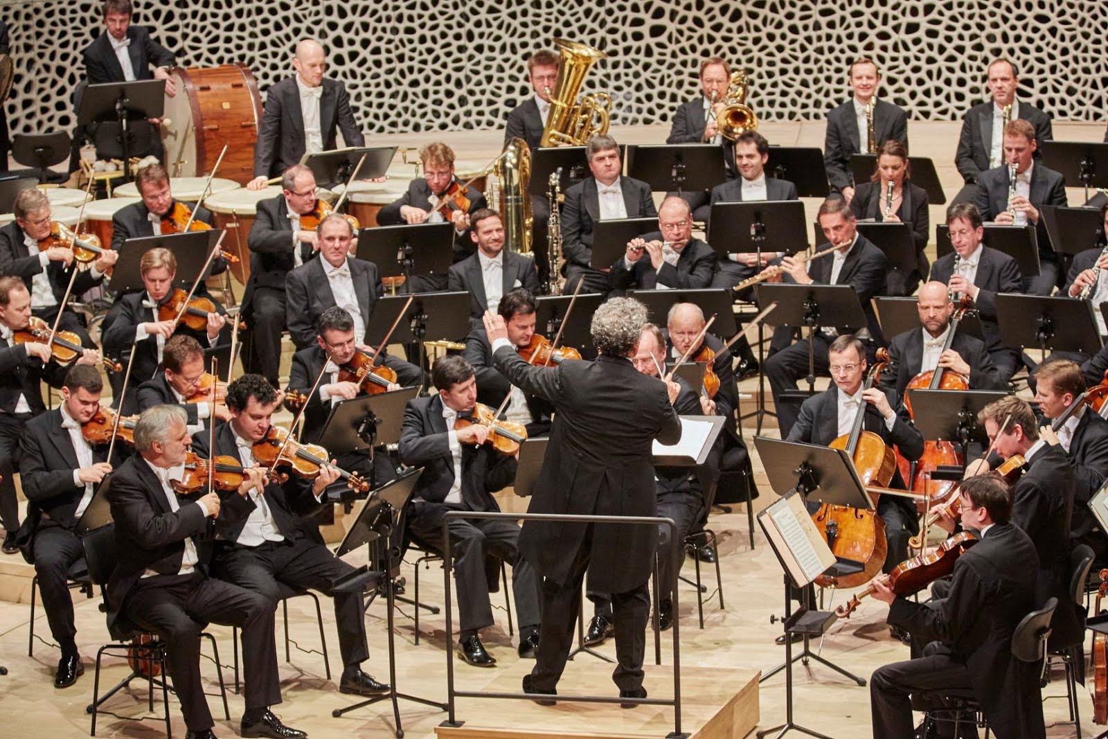 Vienna Philharmonic at Elbphilharmonie Hamburg – M & S | Ultimate High ...