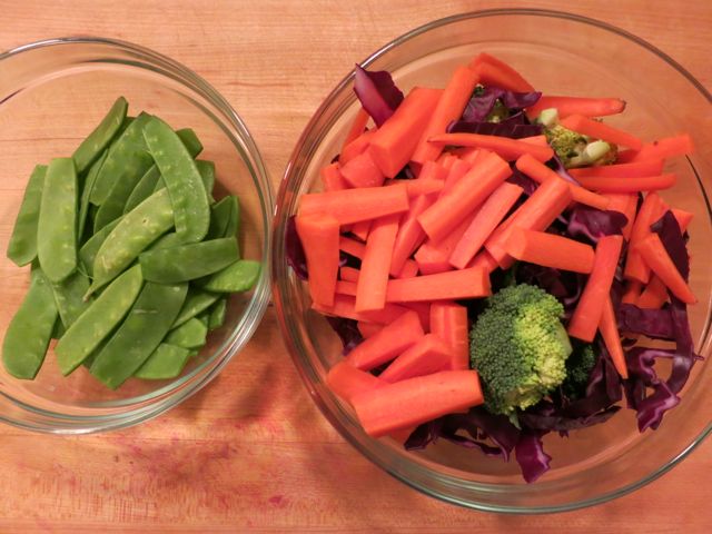 The Veracious Vegan: Seitan and Vegetables in Thai Curry Peanut Sauce