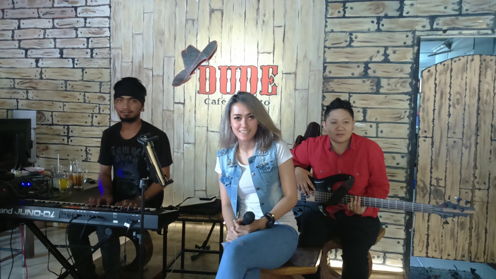Gallery | Dude Cafe and Resto | Best Beer, Shisha & Indian Food ...