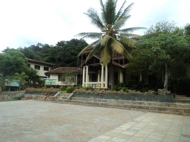 Seethadevi Girls' College: History