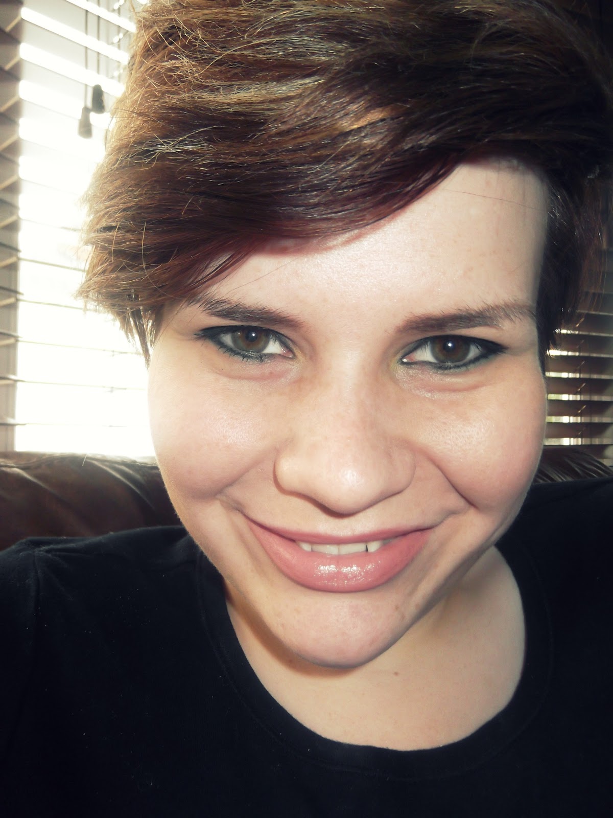 Beabarella Bakes: Lush Colour Supplement Review