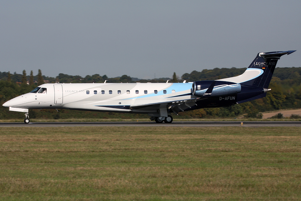 WORLD AIRCRAFT IMAGES by Terry Wade: D-AFUN E35L EGGW (London Luton) 09 ...