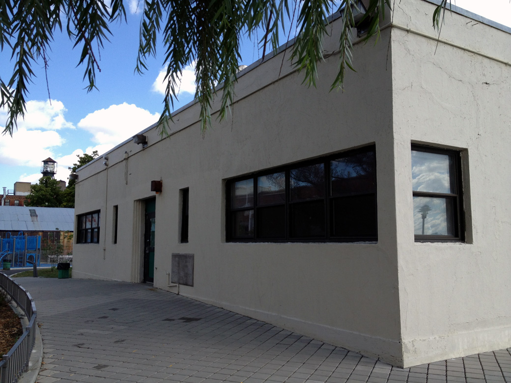 Brooklyn Relics: WNYC Transmitter House at WNYC Transmitter Park