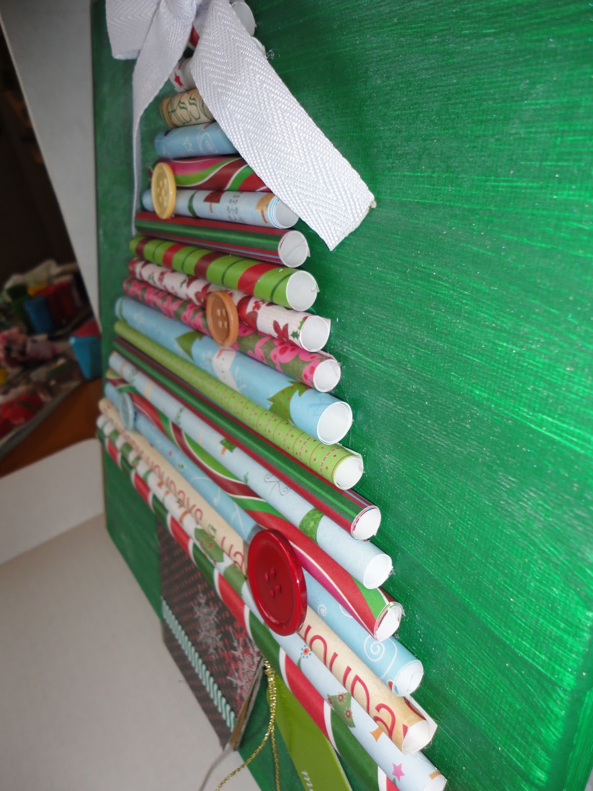 Nina's Time Out: Rolled Paper Christmas Tree Art