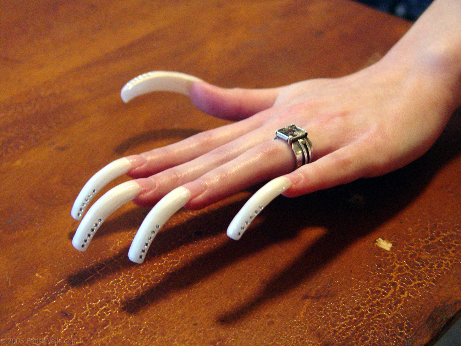 ShowgirlBeauty.com Gallery: Dragon Lady Tips - 2003