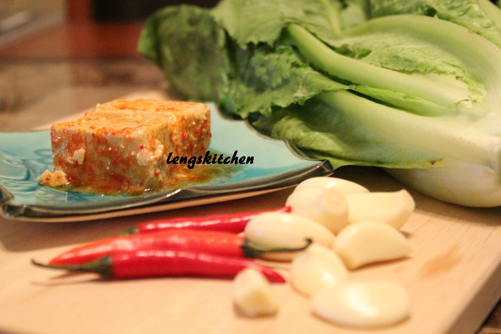 Kitchen Chaos: Stir Fried Romaine Lettuce with Fermented Bean Curd 腐乳油麦