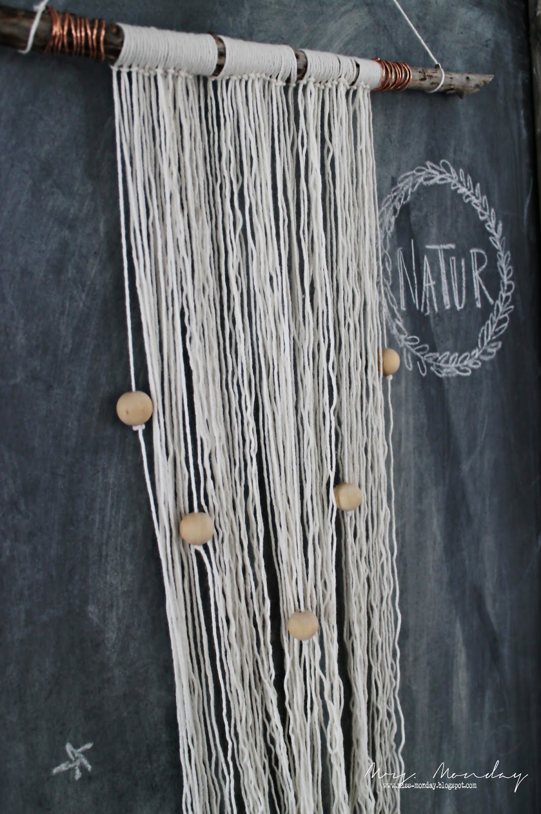 Mrs. Monday: DIY Rustikk vegg-pynt // DIY Rustic Wall hanging