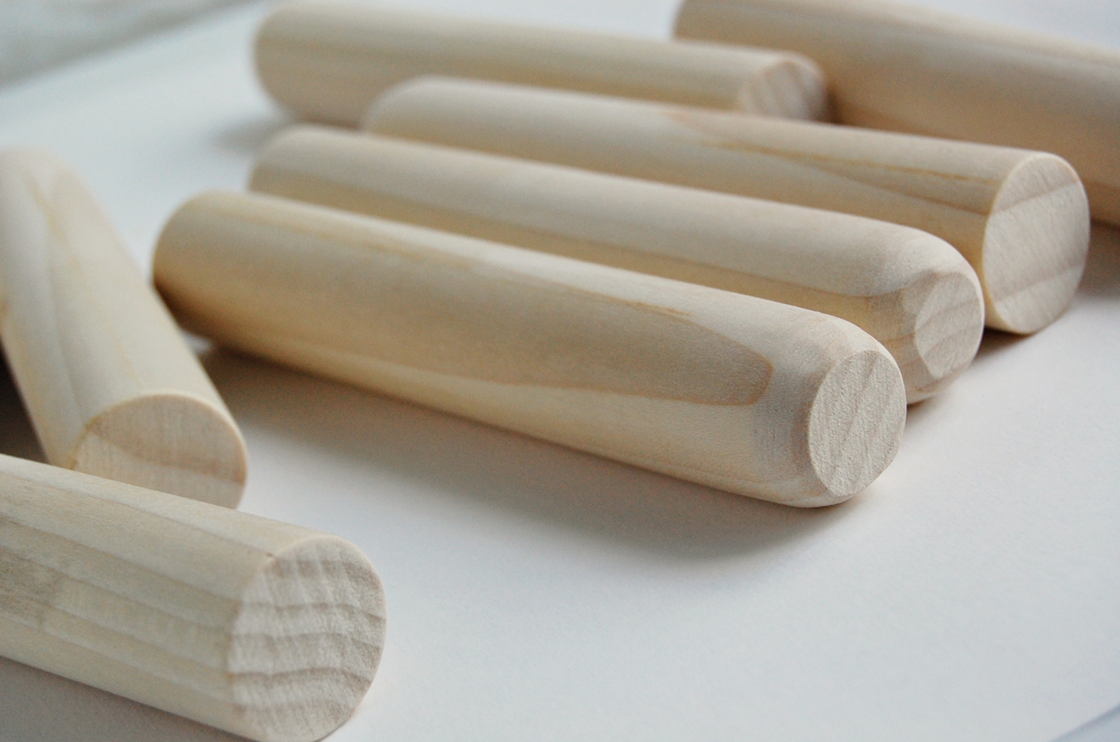 wooden cannoli tubes
