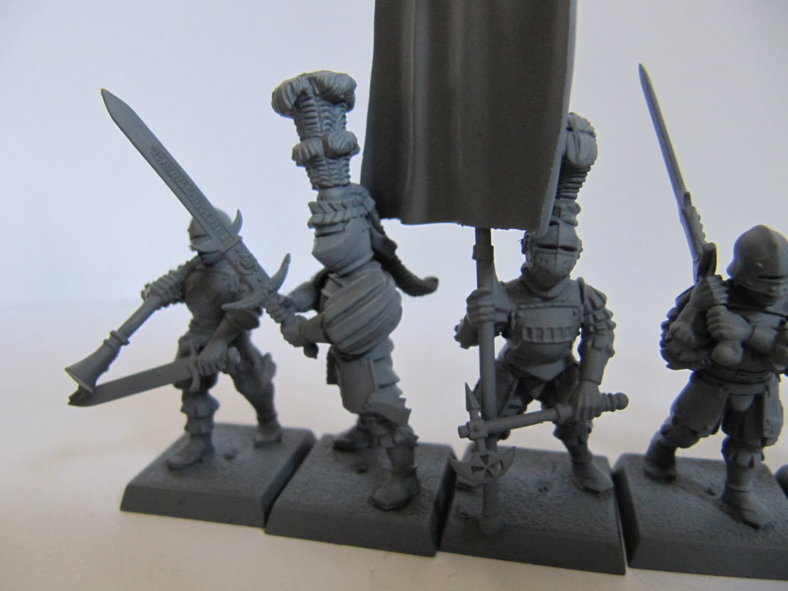 Crosser Modelling: Reiksguard Knights on foot WIP