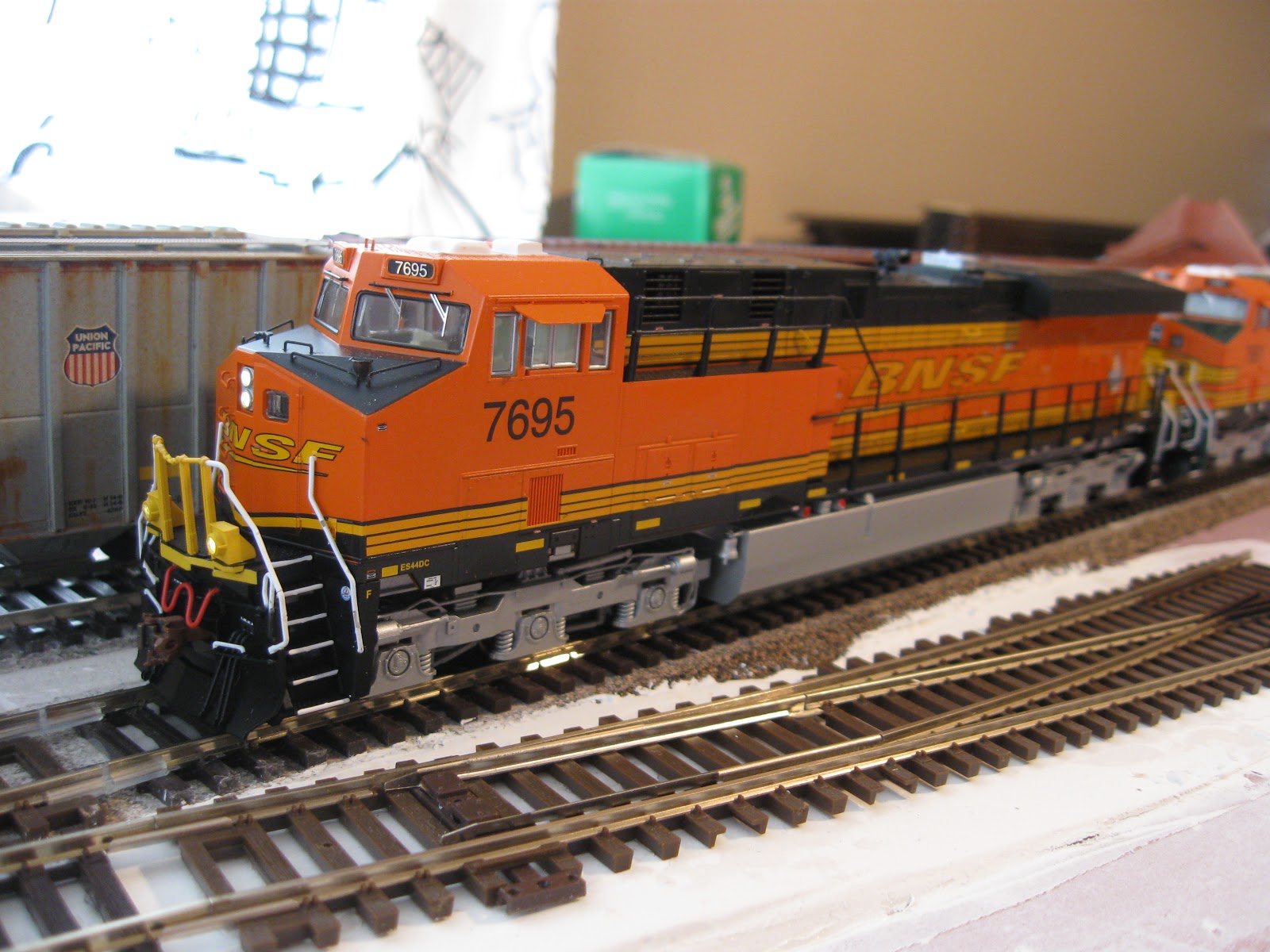 Ogden Brothers Trains: Product Review: InterMountain ES44DC