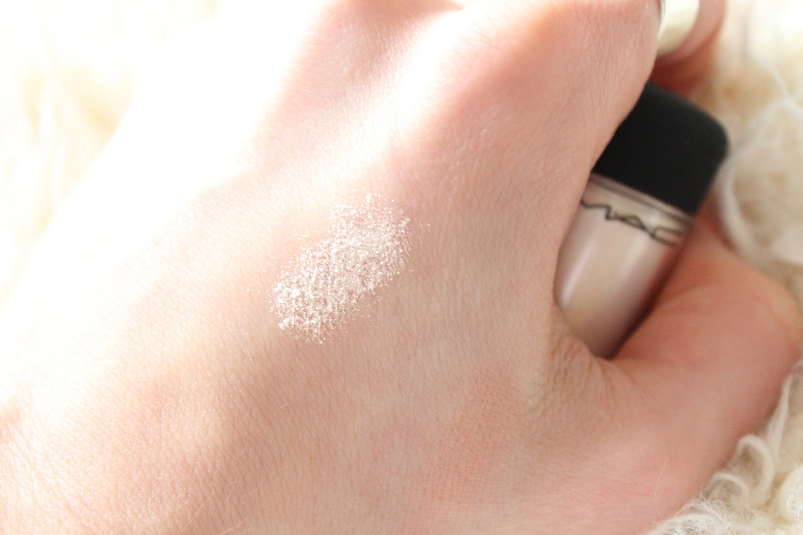 Mac Vanilla Pigment - Inthefrow