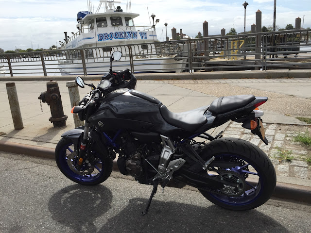 BlackBee : An NYC Cafe Racer: Yamaha XSR900 vs. FZ-07