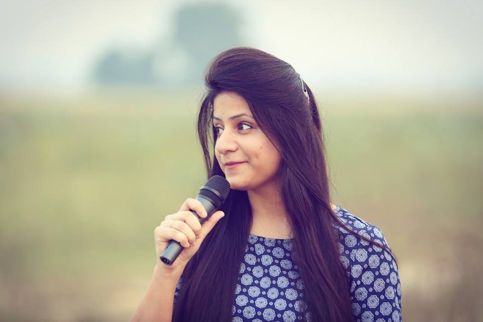 Rashi Sood - Rashi Sood Wiki Biography - Bhojpuri Filmi Duniya