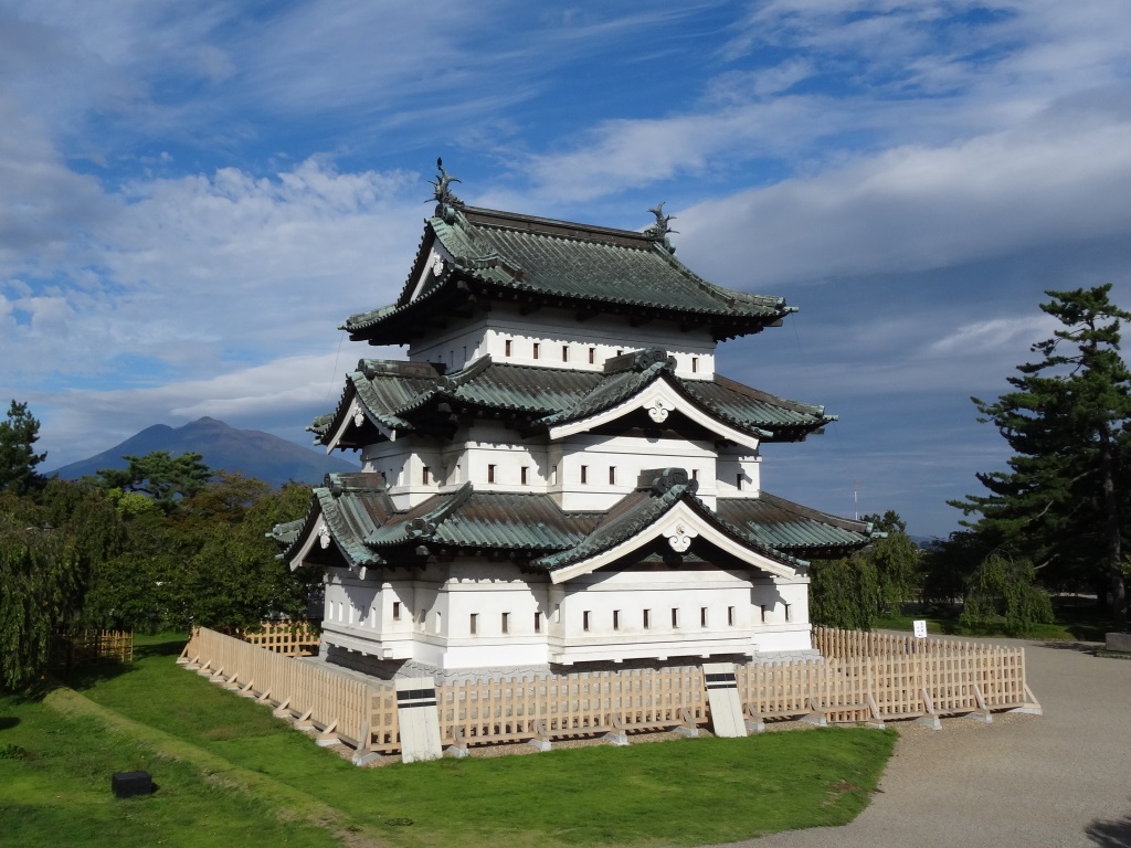 MikeHattsu Anime Journeys: Flying Witch - Hirosaki Castle